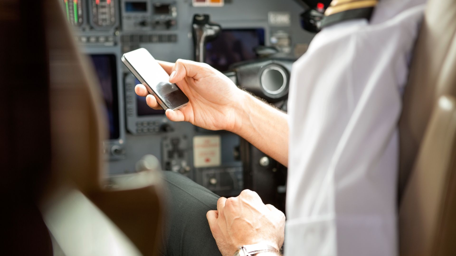 Are Pilots' Social Media Stunts Impacting Passenger Satefy?