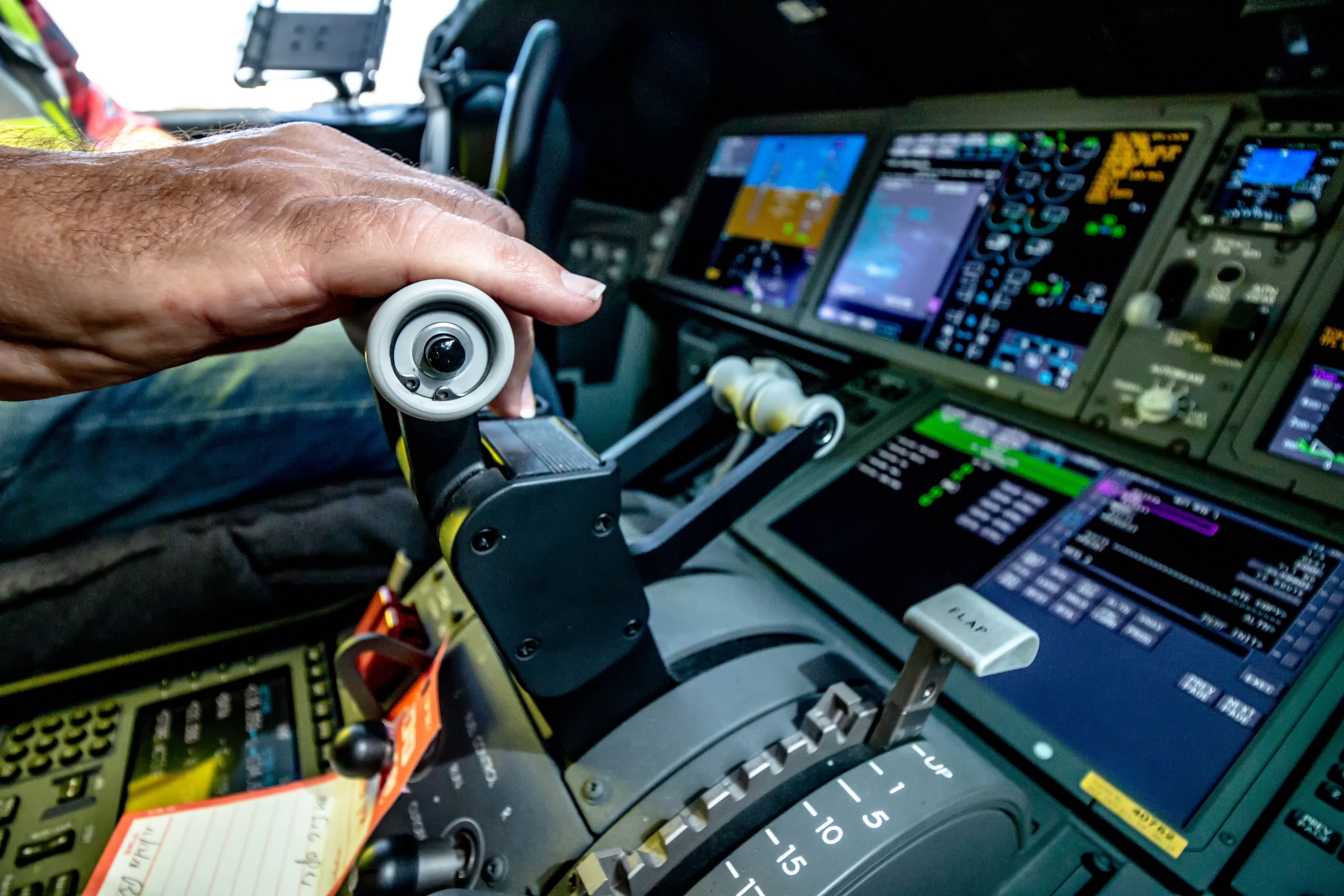 FAA & Boeing Defend 787 Dreamliner Fuel Switch Safety Amid Controversy