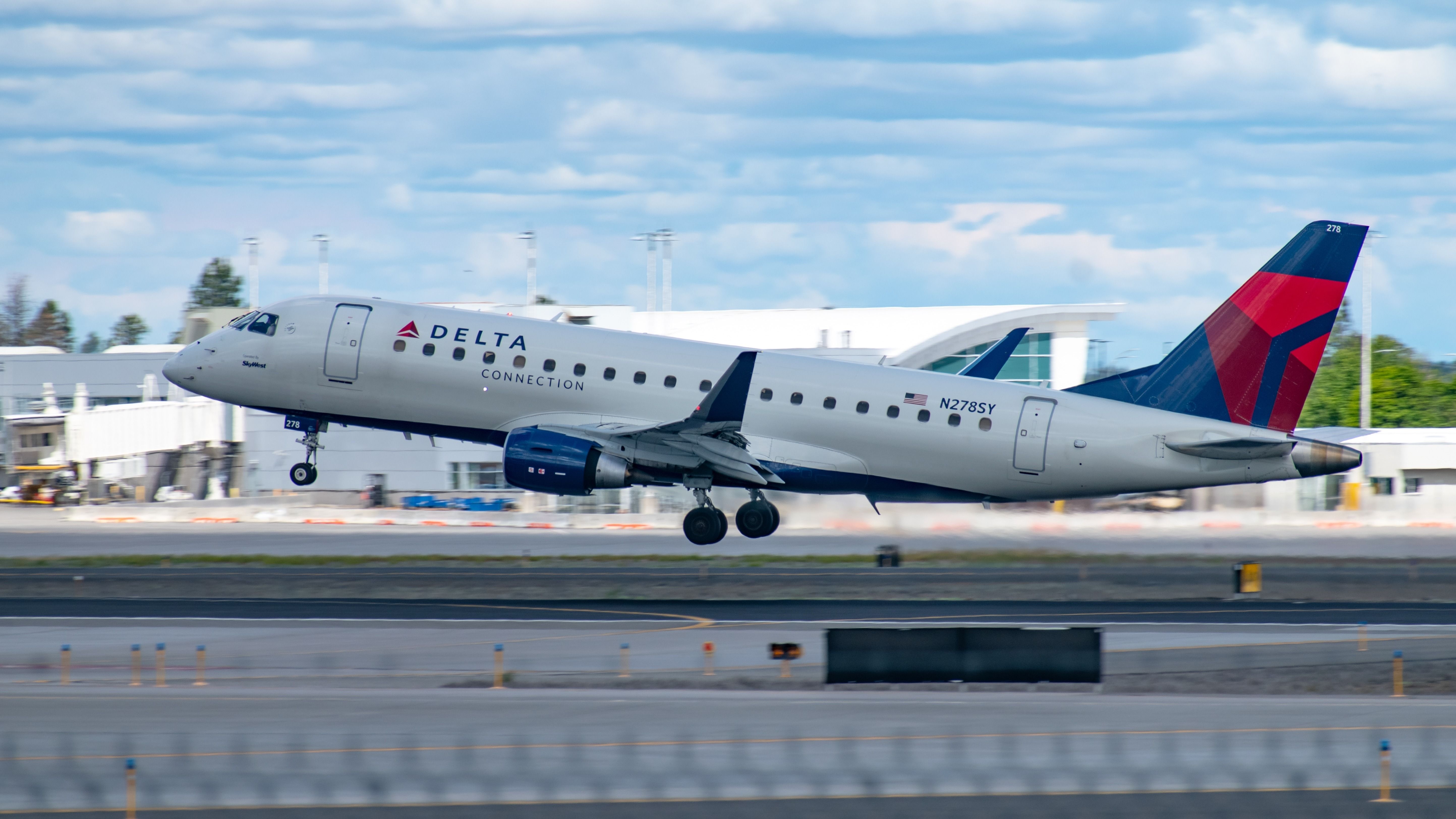 SkyWest Pilot On Delta Flight 3788 Reveals Close Call With U.S. Air ...
