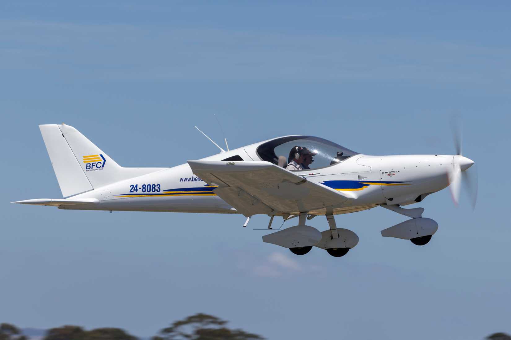 Tasmania Plane Disappearance: Search Continues for Missing Couple and Dog