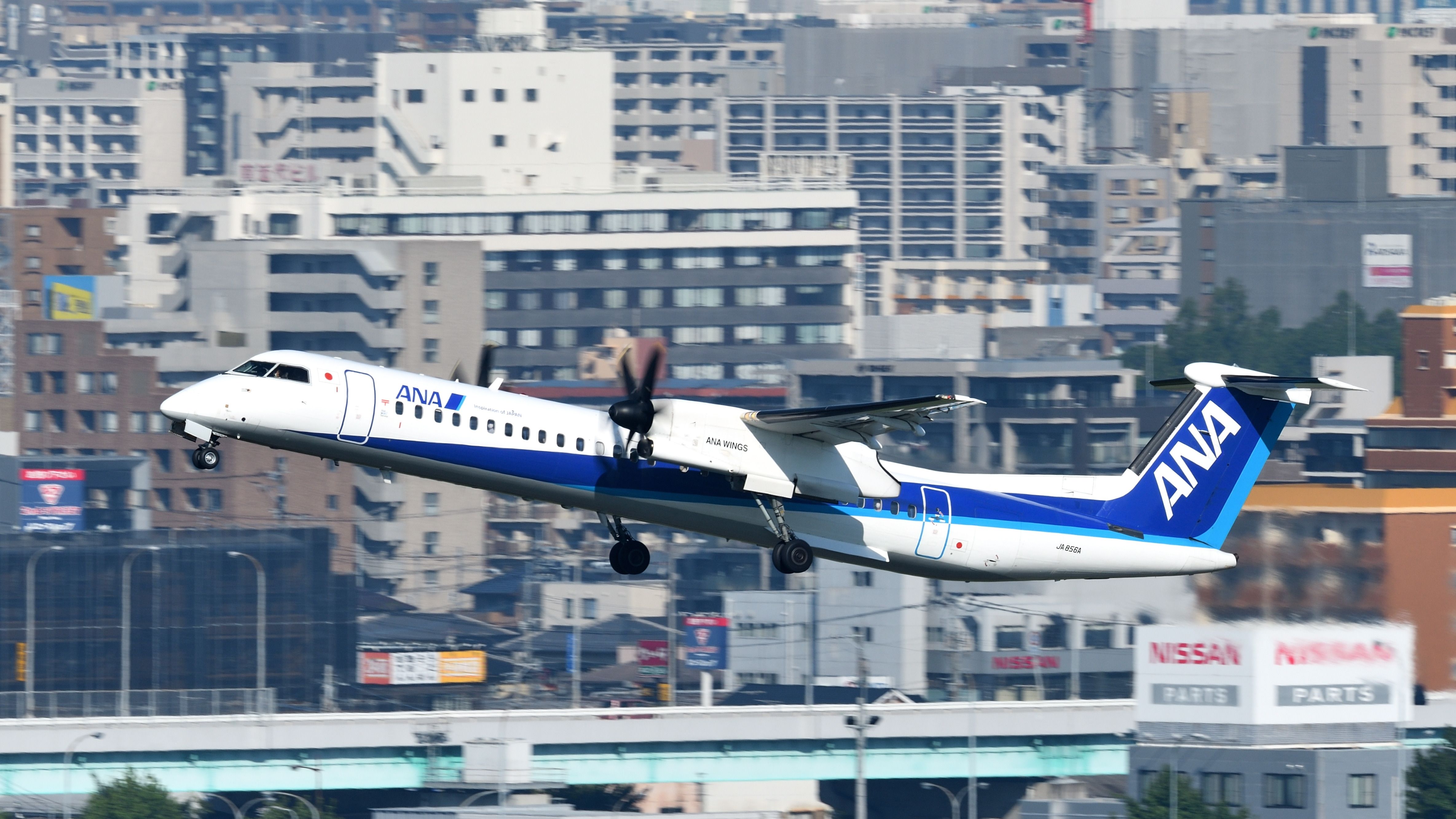 Who Still Flies The Bombardier Q400?