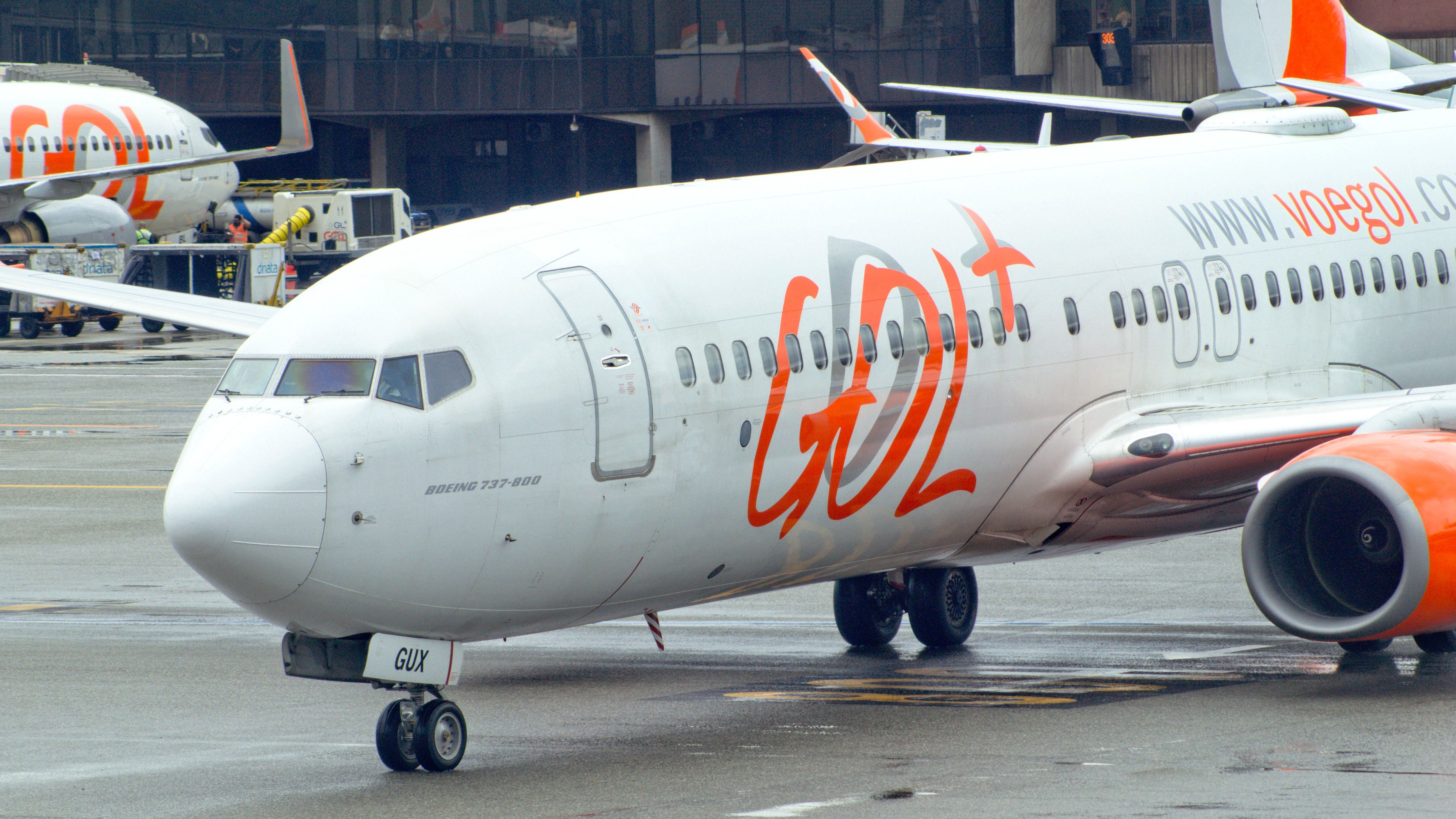 GOL & Abra Group Reach Agreement To Clear $2.55 Billion In Debt For ...